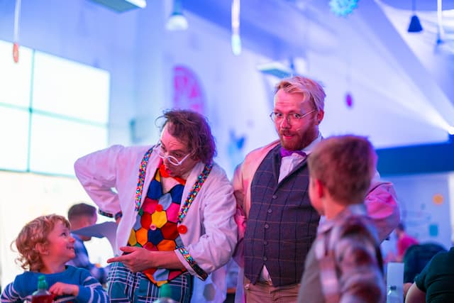 NRG Lab Dinner Show | Dining Entertainment
