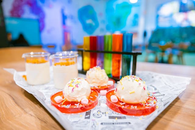 NRG Lab Dinner Show | Dining Entertainment