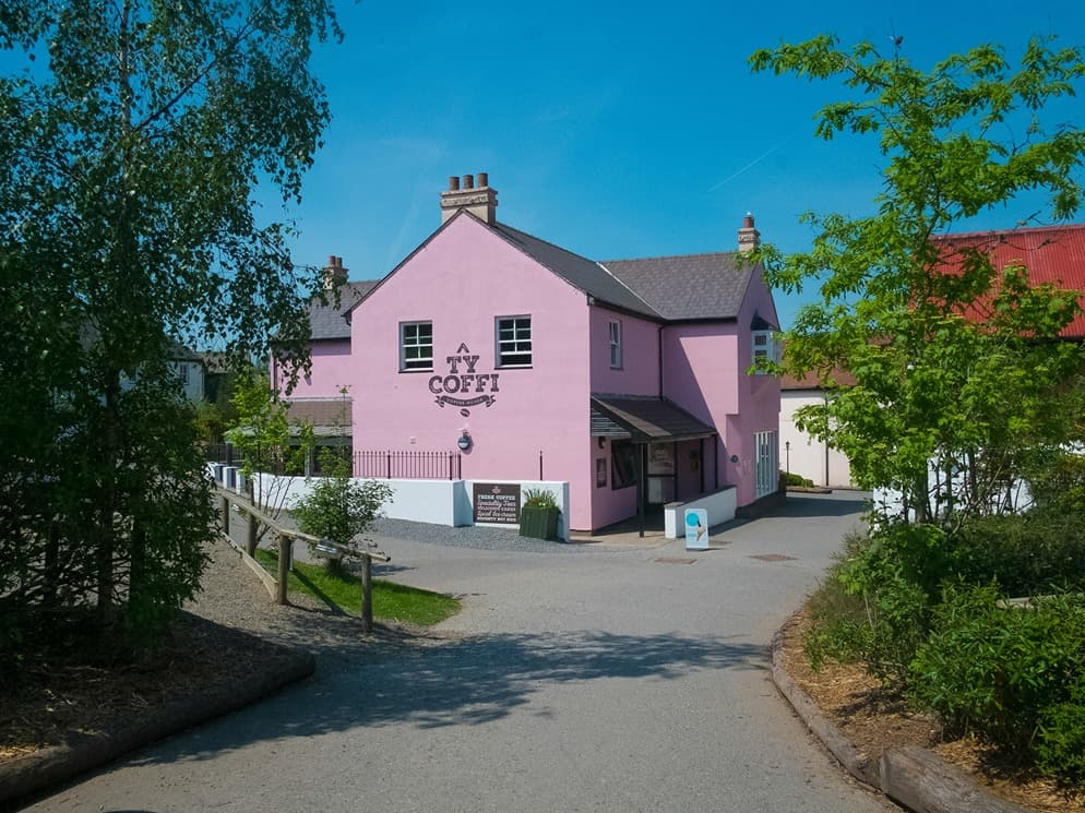 Maps | Resort Guides and Routes | Bluestone Wales