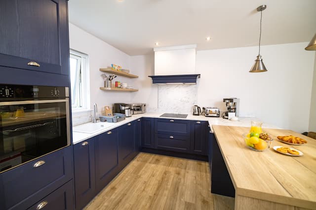 Carningli Lodge | Accommodation | Bluestone Wales